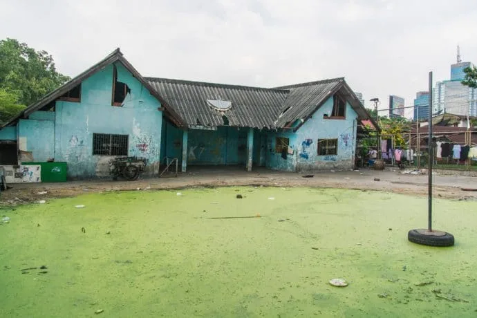 Khlong Toei: Encounters in Bangkok's Largest Slum