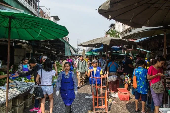 Khlong Toei: Encounters in Bangkok's Largest Slum
