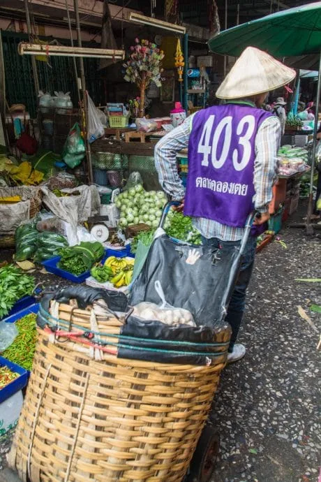 Khlong Toei: Encounters in Bangkok's Largest Slum